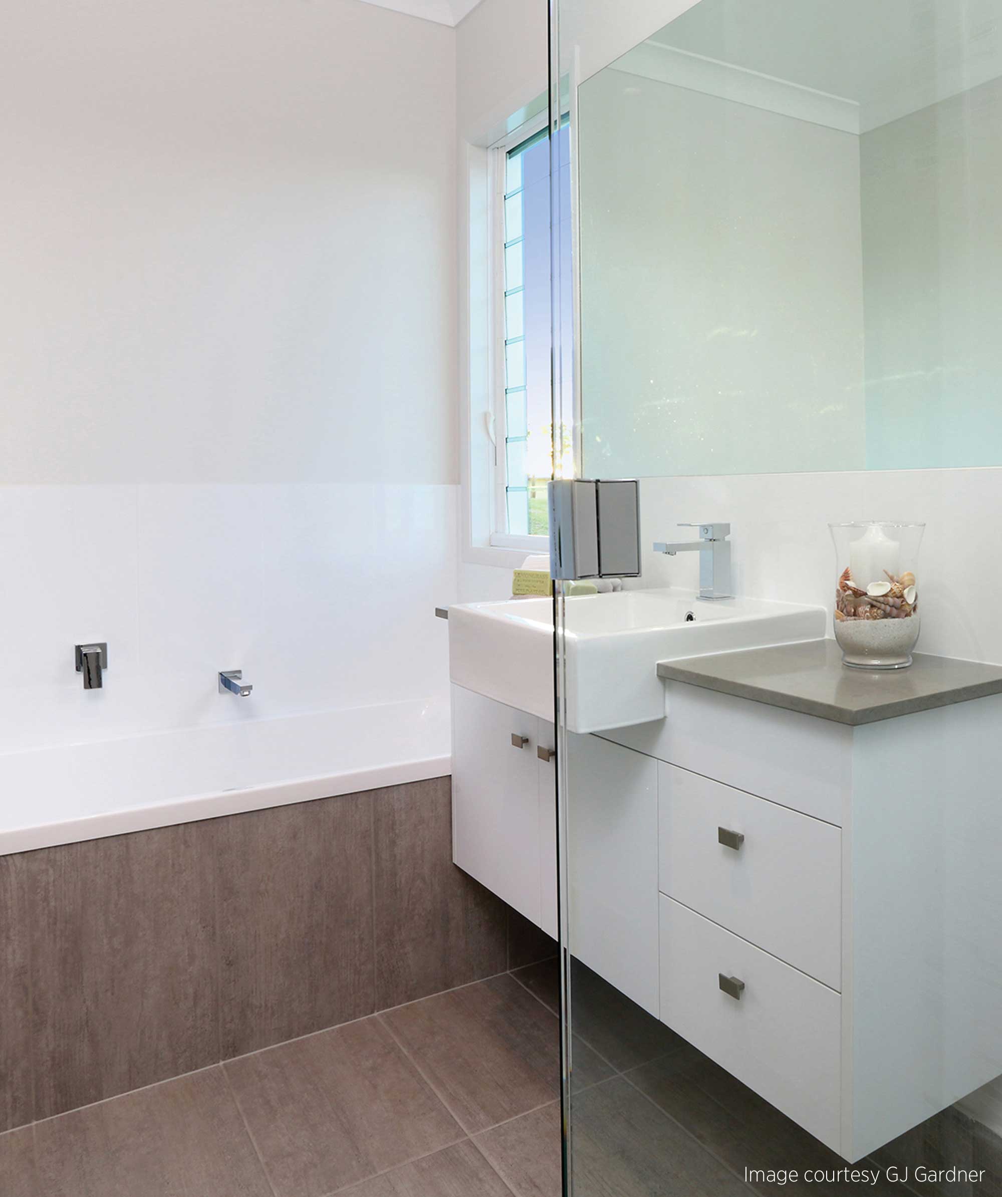 Kyra 210 ceramic basin - White Gloss | Seima